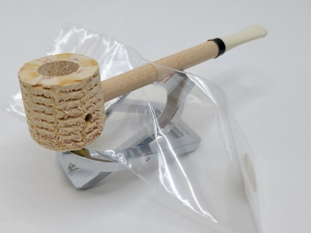Missouri Meerschaum The 420 Natural Corn Cob Pipe, Built In Carburetor [SOLD OUT]
